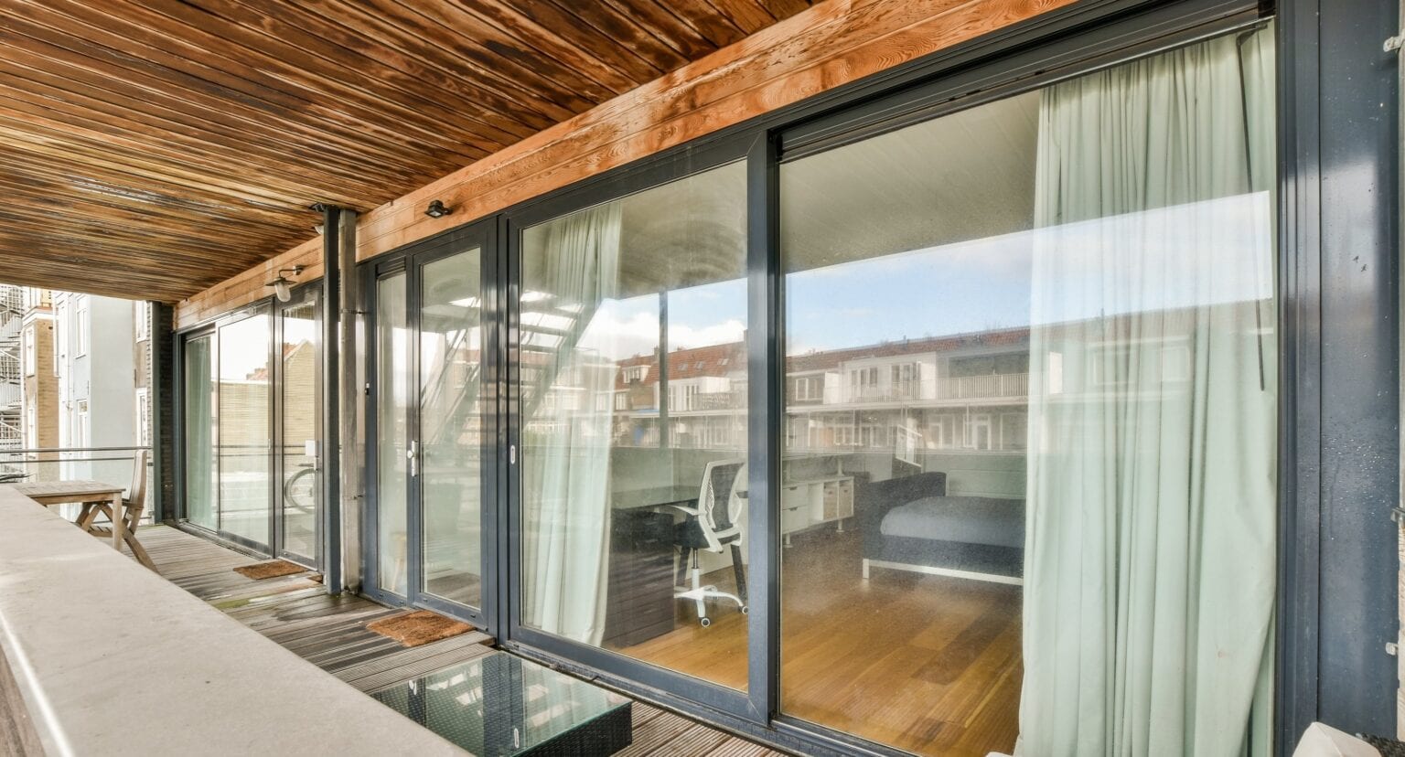 Calculator Pret Inchidere Balcon Cu Sticla • Geamuri Glisante